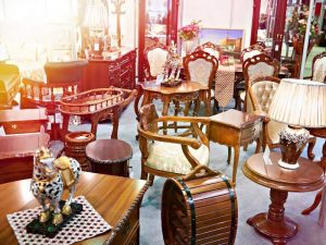 How Antiques Play into 2017 Design Trends - Dig This Design