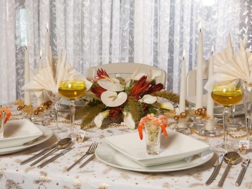 Fantastic November Dining Decor - Dig This Design